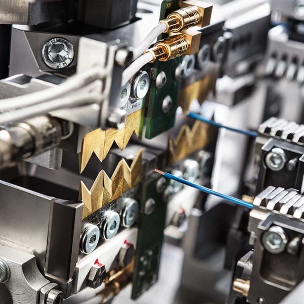 Komax Omega 740/750 - Crimping Machine | Unitek -Cable preparation ...