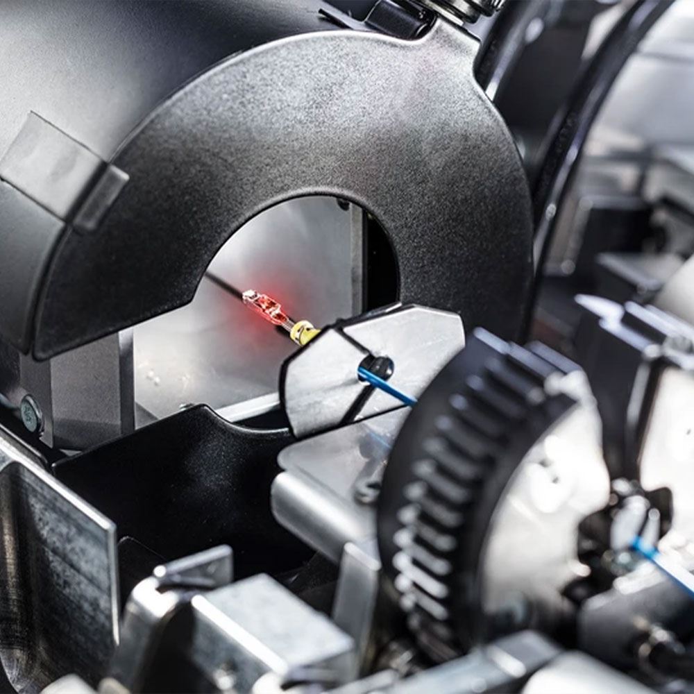 Komax Omega 740/750 - Crimping Machine | Unitek -Cable preparation ...