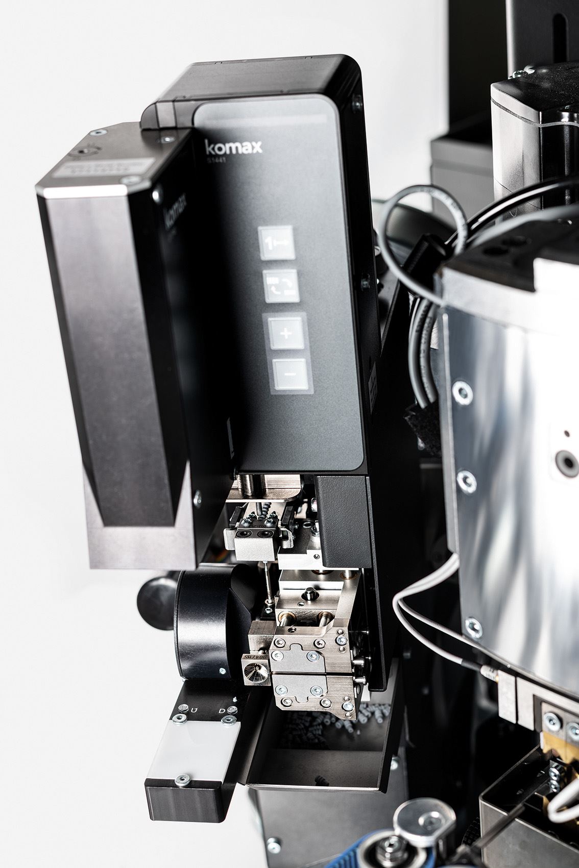 Komax Gamma 333 Pc-B Fully Automatic Crimping | Unitek -Cable ...